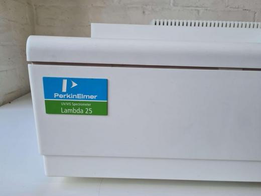 QP - Perkin Elmer Lambda 25 UV/VIS Spectrometer