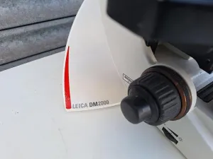 Leica DM200 Microscope | QP