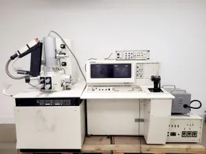 Hitachi S4000 Scanning Electron Microscope for Labs | QP