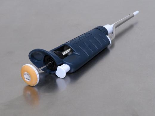 Gilson P100 Variable Volume Air Displacement Pip | QuestPair