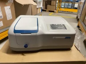 VWR M4 UV-Vis Spectrophotometer | QP